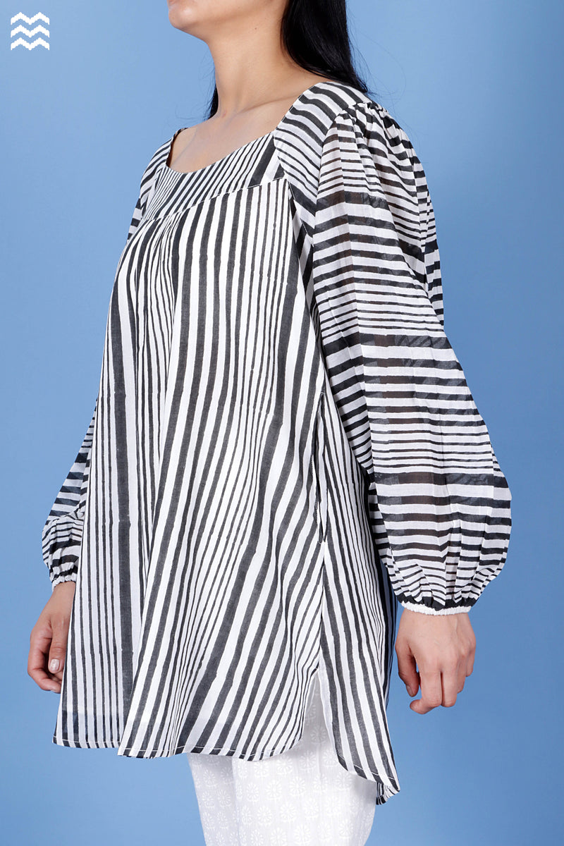 Mulmul Cotton Dunning Top In Graphic Block Print